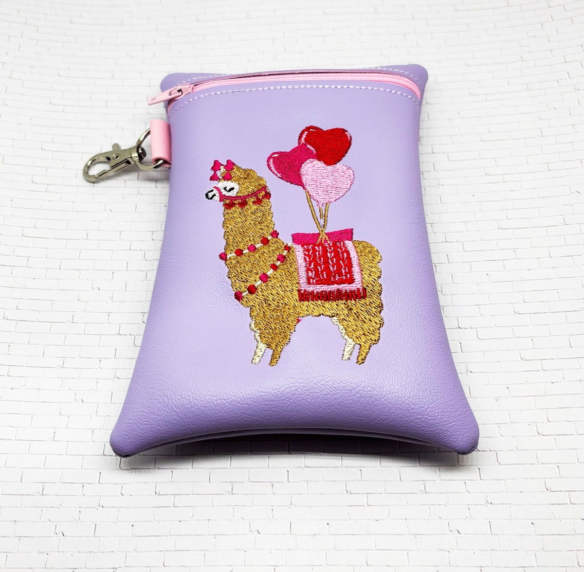 Alpaca With Hearts Machine Embroidery Design For Valentines Day ...
